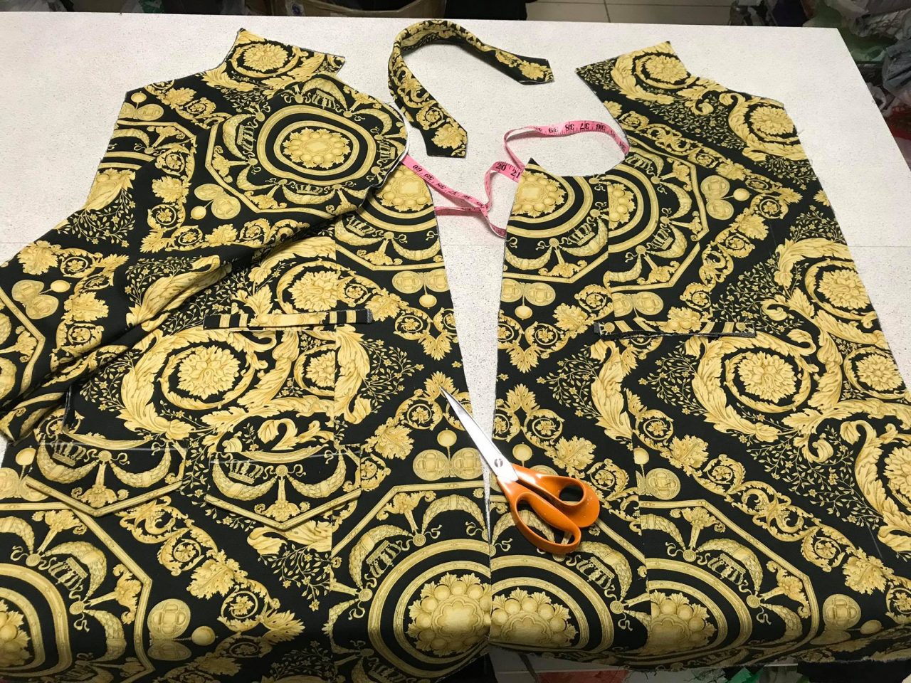 Rõivaste parandus Tallinnas - Kuldne nööp